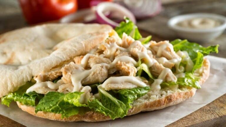 What To Serve With Chicken Pitas [7 Dishes]