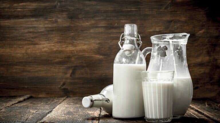 Homogenized Milk vs Whole Milk: A Comprehensive Guide